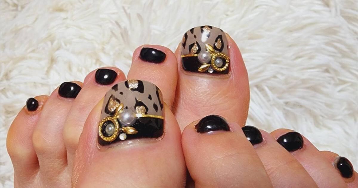 ネイルのゴールドラインシールで格上げする最新デザイン術 | メディア | 市川市の行徳で脱毛エステやネイルなら中高生も歓迎のRuRu｜学生割引あり